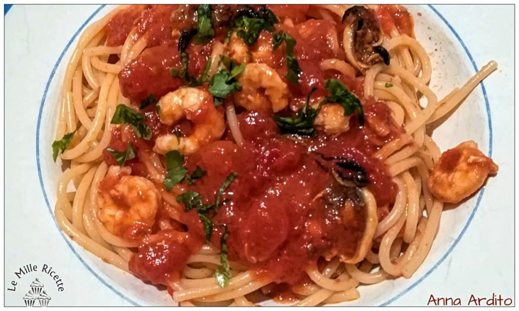Spaghetti con le cozze e gamberetti, semplicemente buonissimi! - Le ...