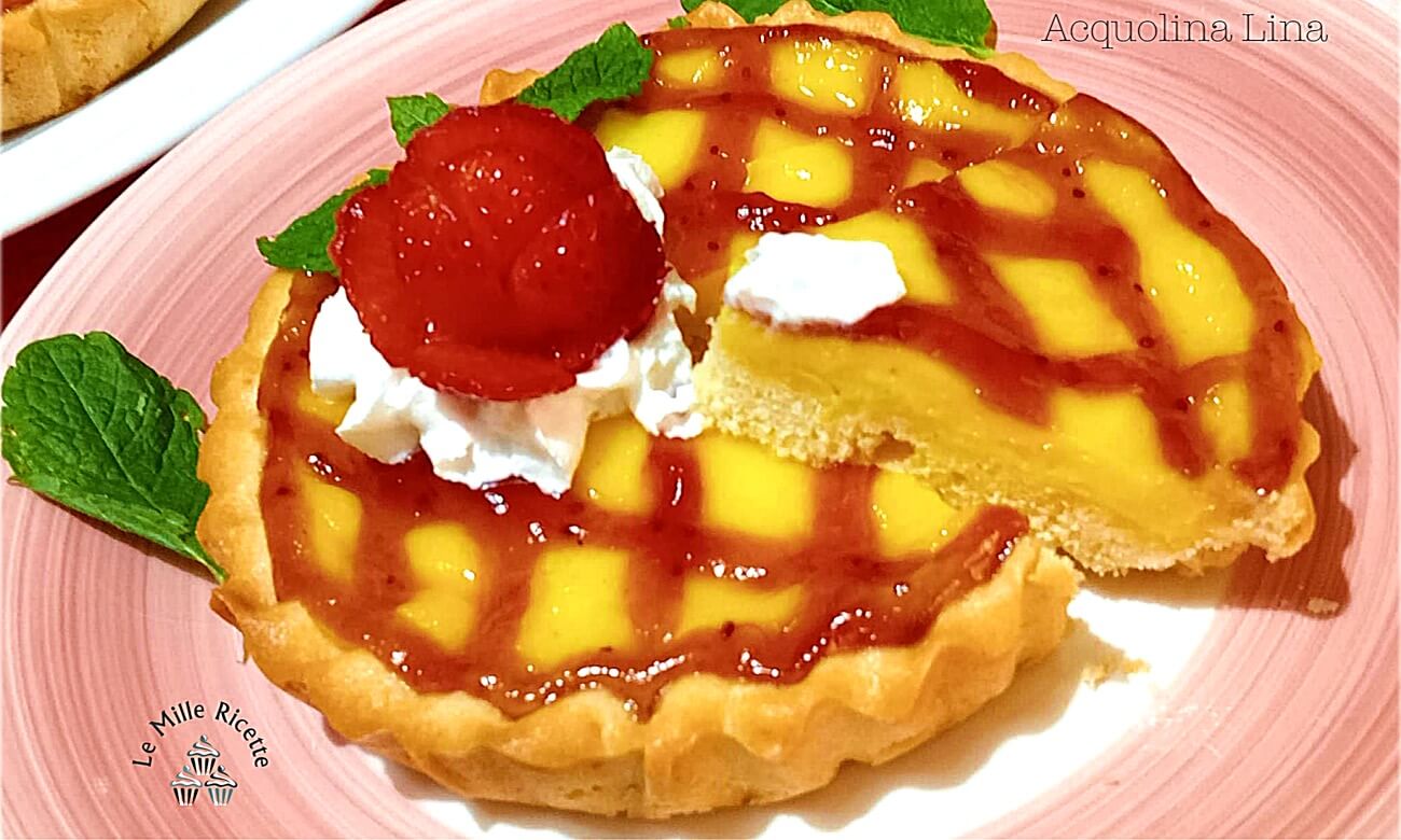 MINI CROSTATINE CON CREMA CHANTILLY E FRAGOLE
