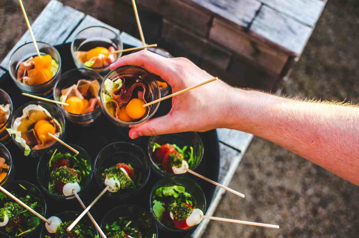 Apericena estivo: stuzzichini veloci con pochi ingredienti - Le mille ...