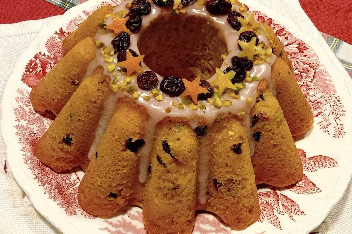 Per una merenda o colazione golosa, ciambella ai mirtilli: scopri ...